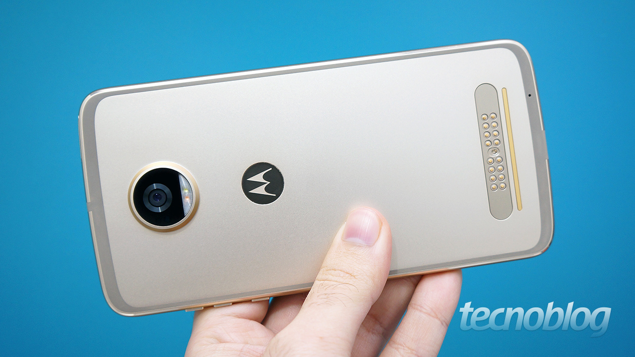 Review Moto Z2 Play: coloca aqui, tira ali • Tecnoblog