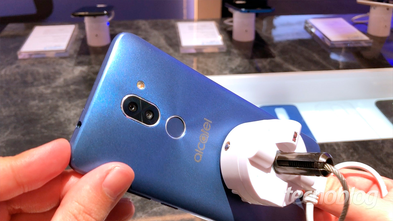 Alcatel 1x, 3, 3x, 3v e 5: os smartphones modestos com telas 18:9 ...