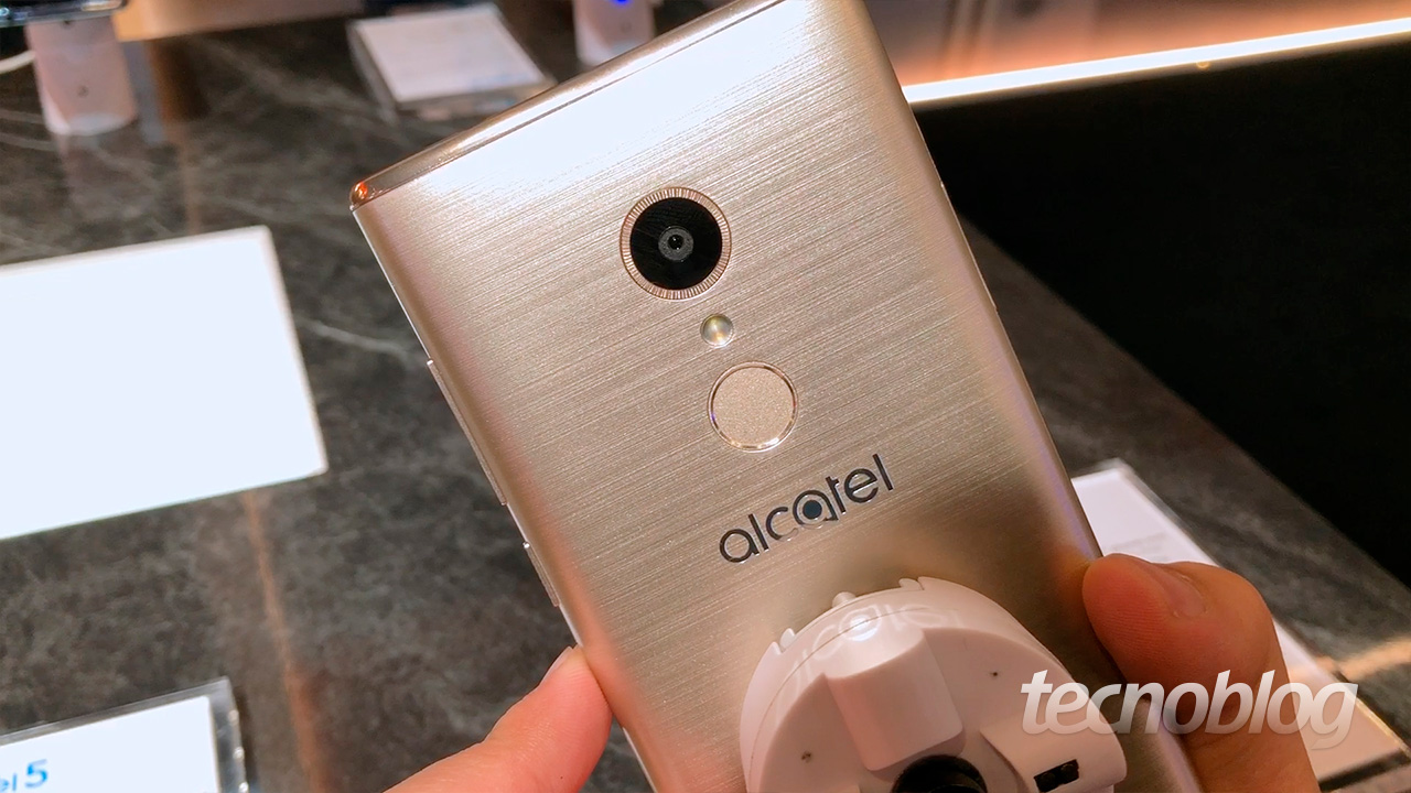 Alcatel 1x, 3, 3x, 3v e 5: os smartphones modestos com telas 18:9 ...