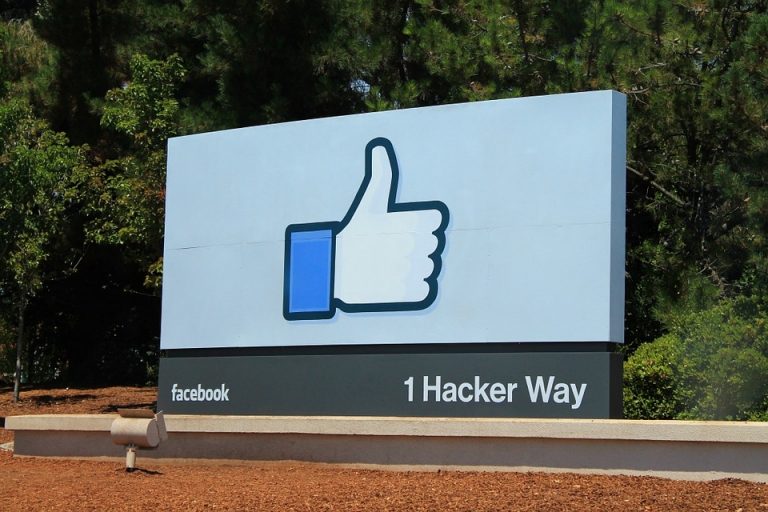 Facebook TransCoder usa IA para converter entre C++, Java e Python ...