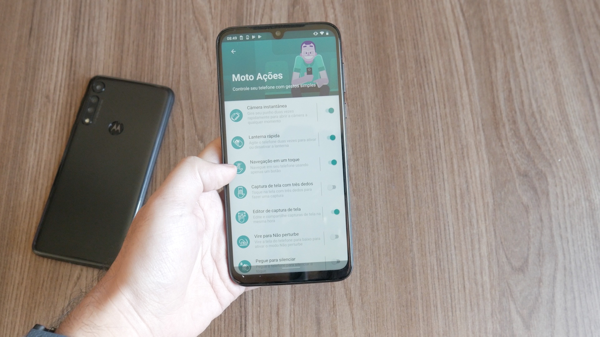 Moto G8 Play e G8 Plus: uma olhada de perto • Tecnoblog