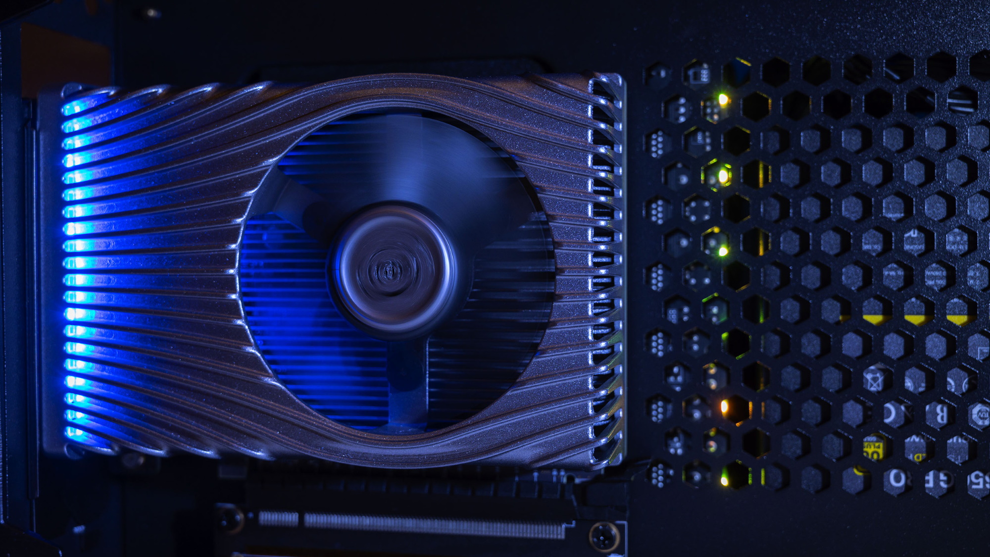 Intel revela GPU dedicada DG1 e detalhes sobre plataforma gráfica Xe ...