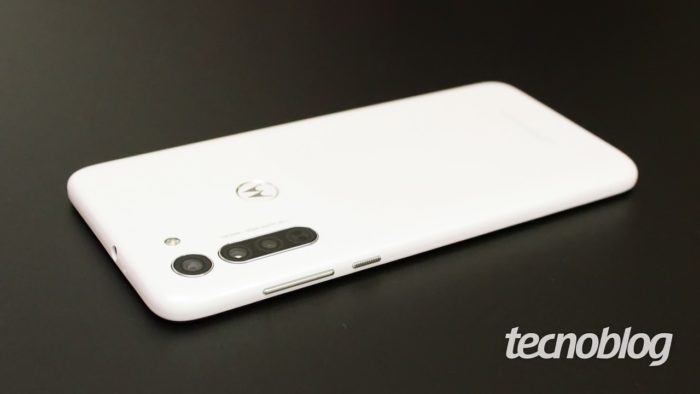 Review Motorola Moto G8: mais câmeras, menos pixels • Celular • Tecnoblog