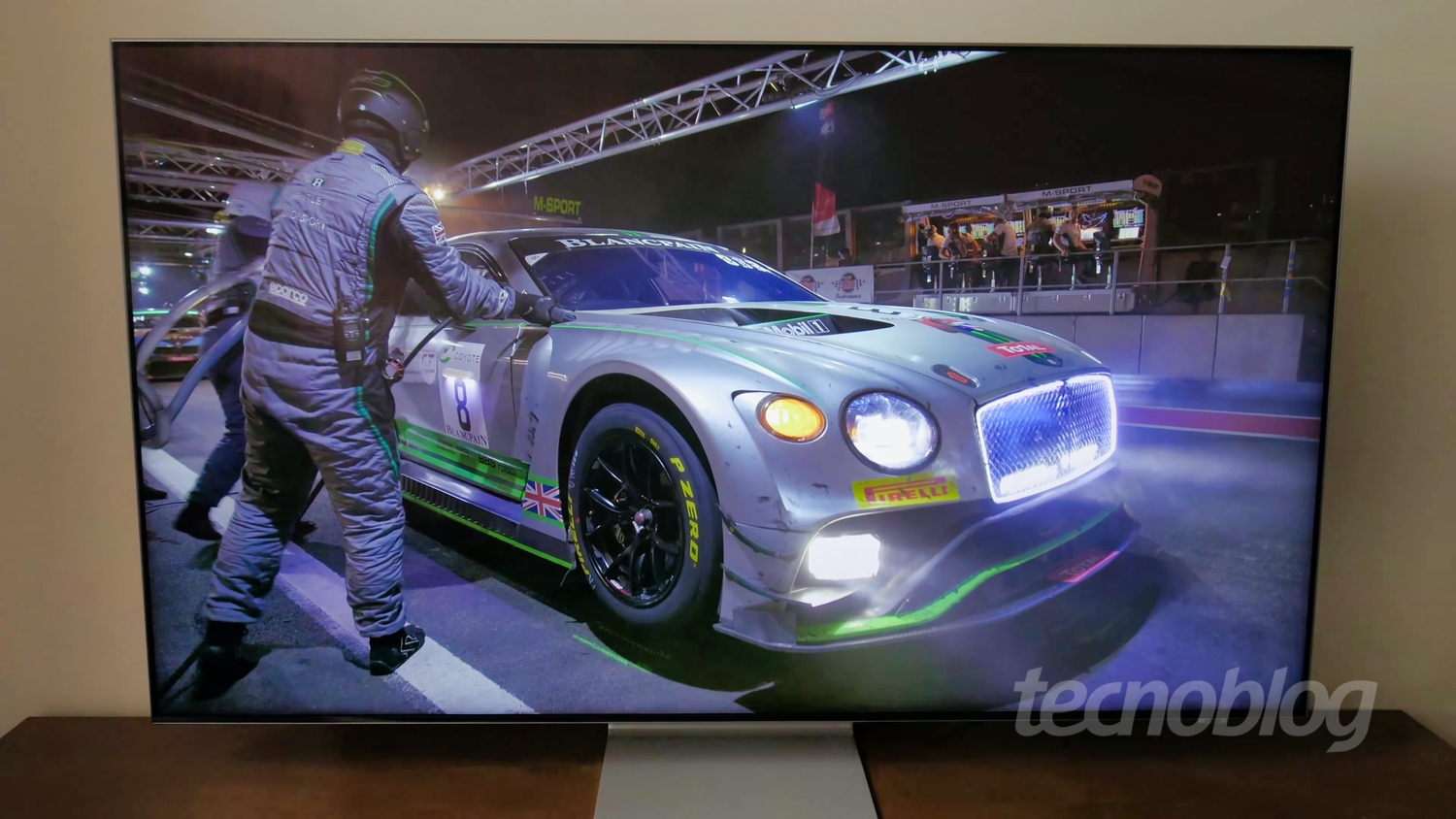 Review TV 8K Samsung Q800T: mais pixels, menos caro • Tecnoblog