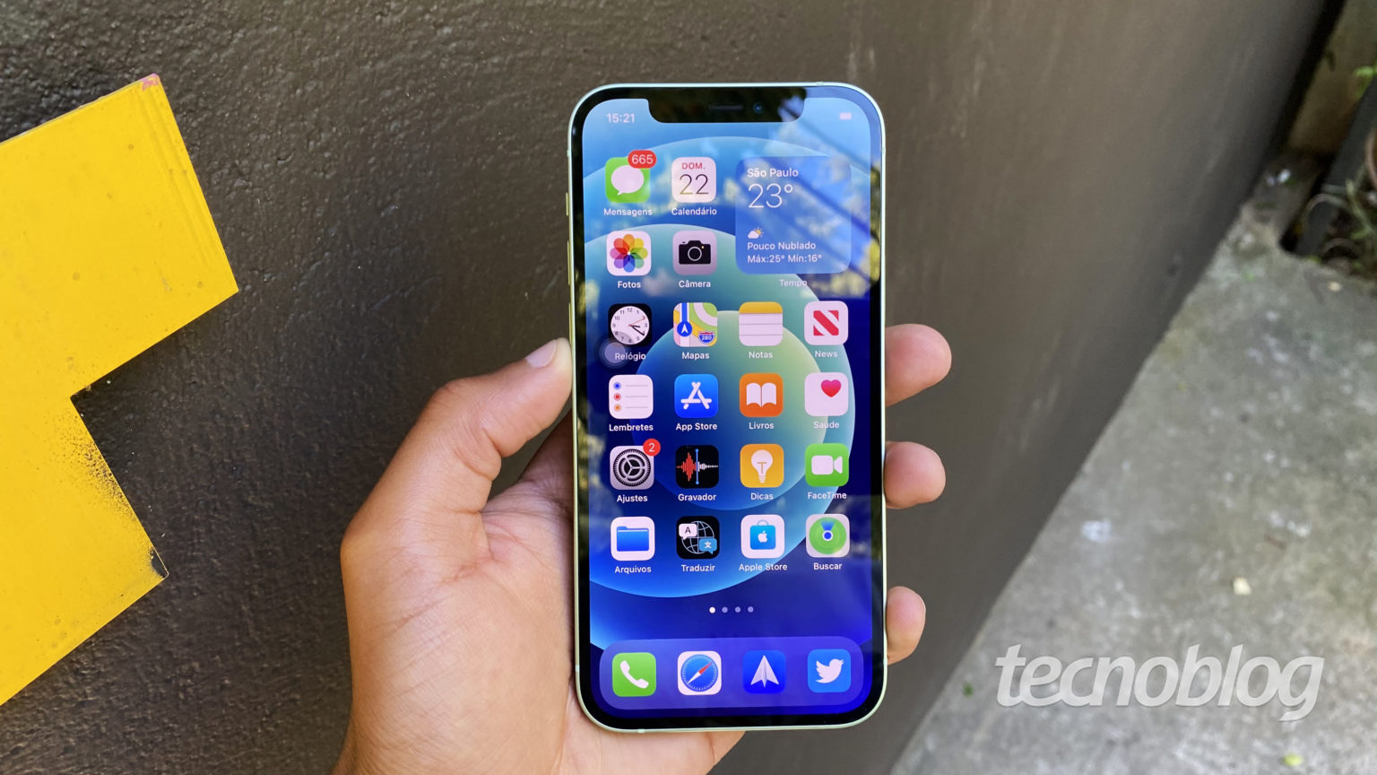 Review iPhone 12: fino, poderoso e eficiente em quase tudo • Tecnoblog
