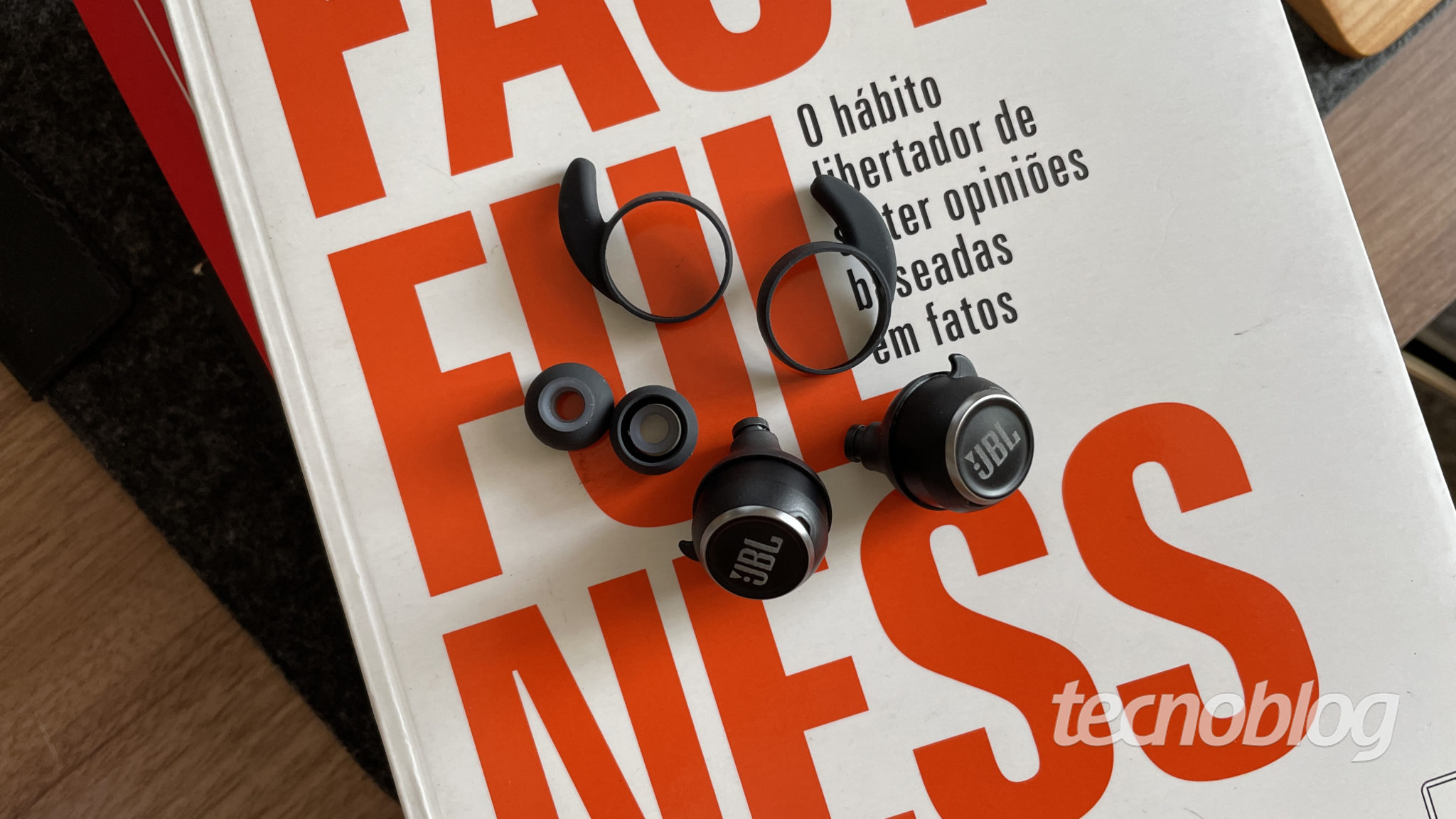 Review Fone Bluetooth JBL Reflect Mini NC: energético, mas com ANC ...