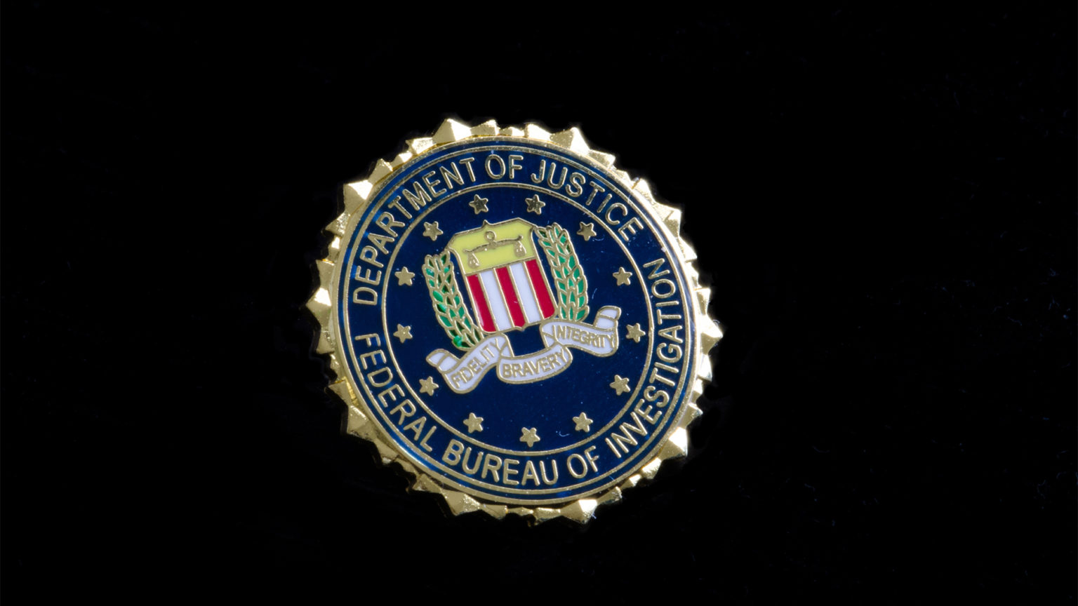 FBI levou 40 minutos para desbloquear celular de atirador de Trump ...