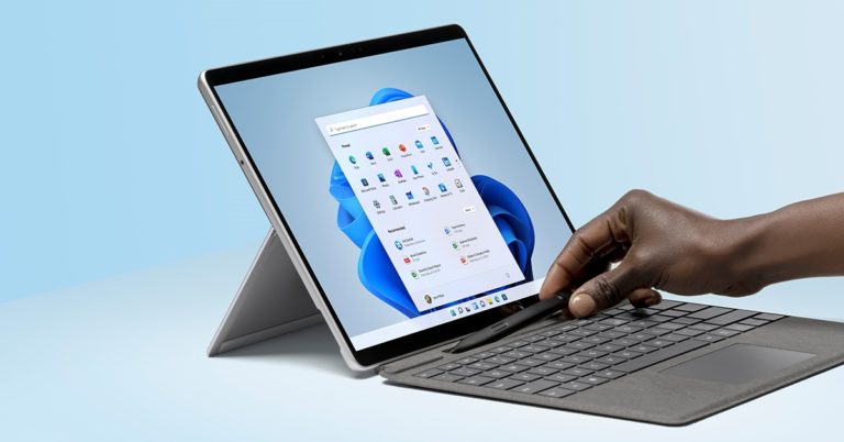 Microsoft lança Surface Pro 8 com Windows 11, dobrável Surface Duo 2 e ...