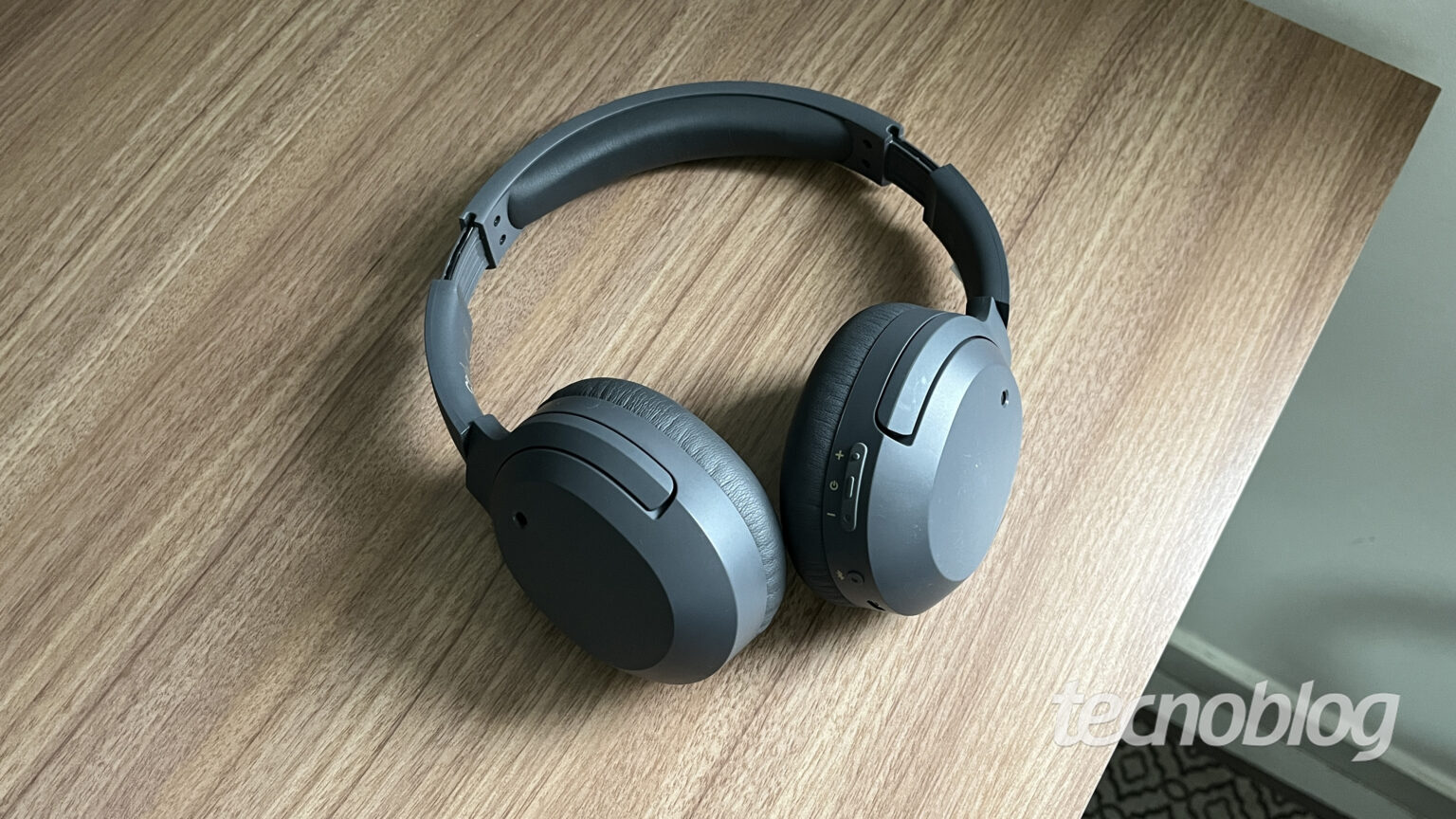 Review Edifier W820NB: quase um topo de linha • Tecnoblog