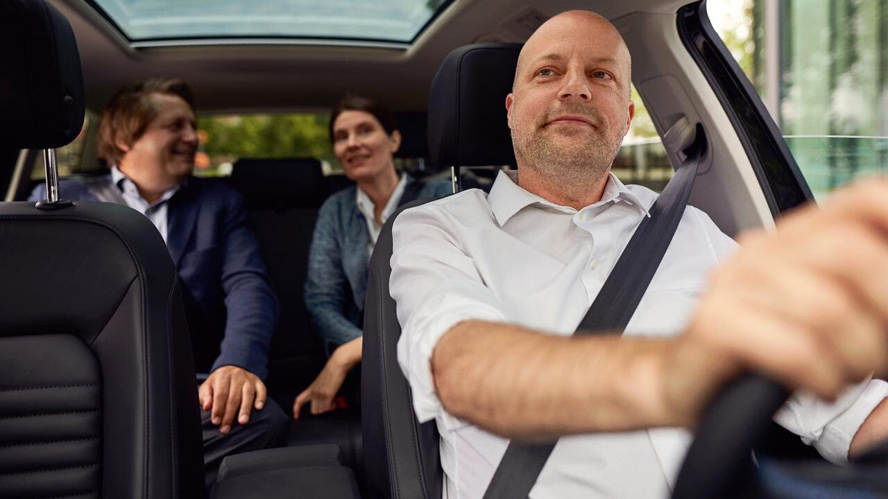 Uber Black chega a mais três cidades para oferecer serviço premium ...