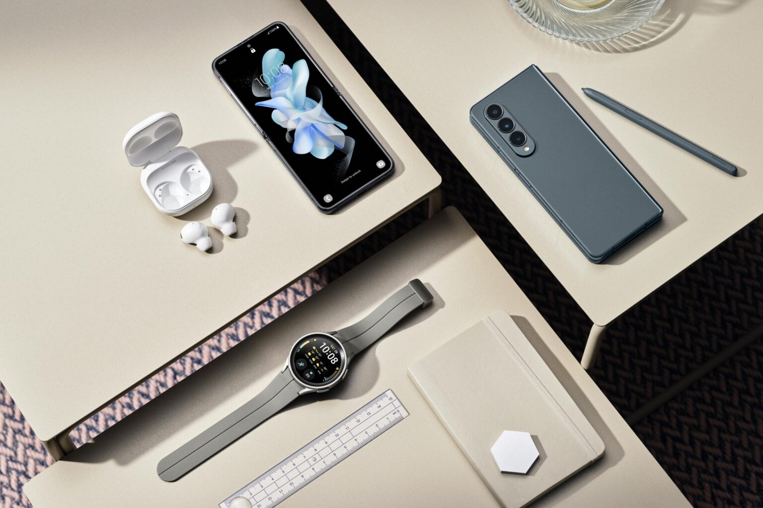 Galaxy Z Flip 3, Flip 4 e mais são atualizados para o Android 13 no ...