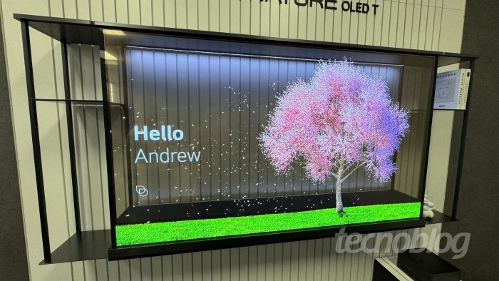 Eu me surpreendi com a TV transparente da LG; veja a primeira impressão ...
