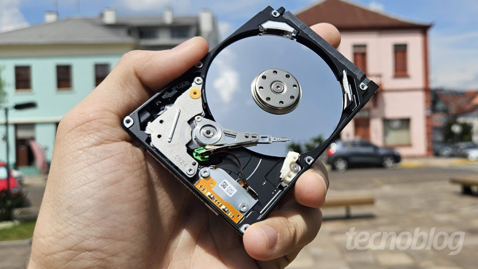 Qual é a diferença entre HD e SSD? Entenda o que muda de um para outro ...