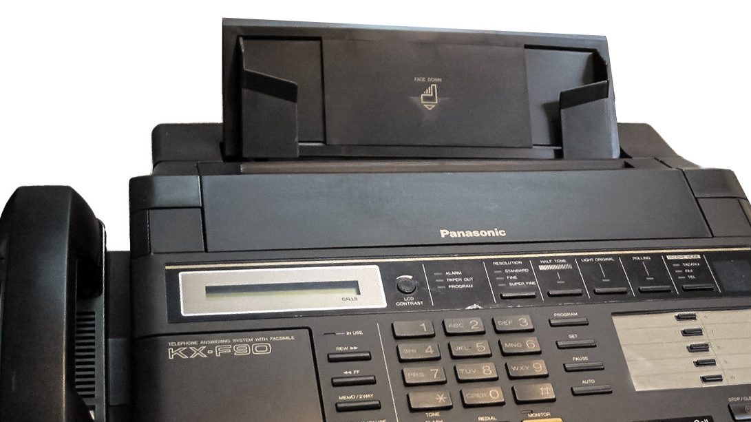Lembra do fax? Este e outros aparelhos do passado continuam vivos ...
